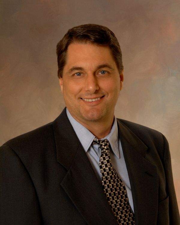 About Nelson Kraucak, MD – HealthCare Partners Family Medicine